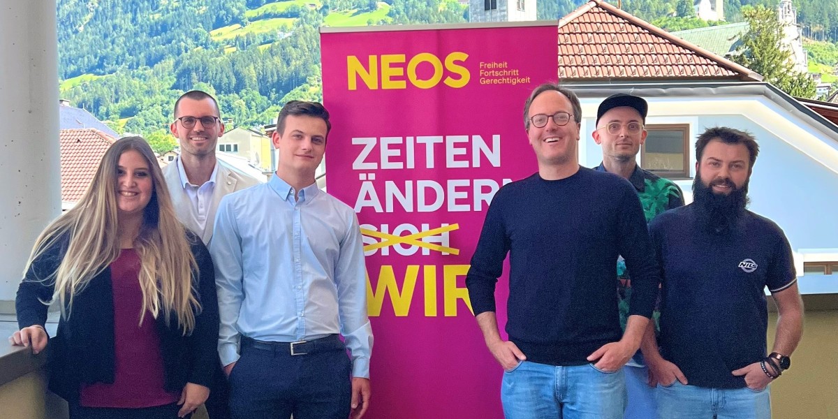 „Wir rücken Junge in den Mittelpunkt.“ | 8 | 2022 | Presseaussendungen | News | NEOS Tirol